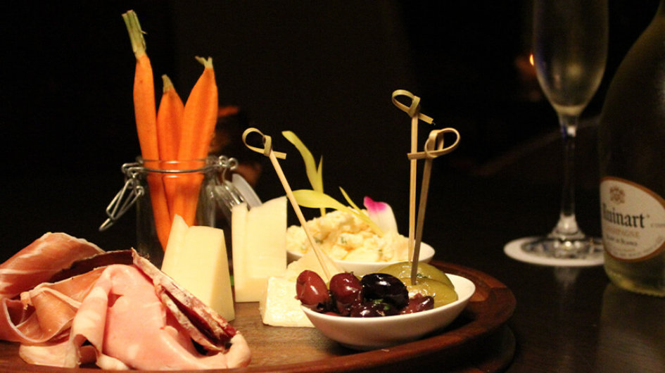 Lewers Lounge | Dining | Halekulani Hotel