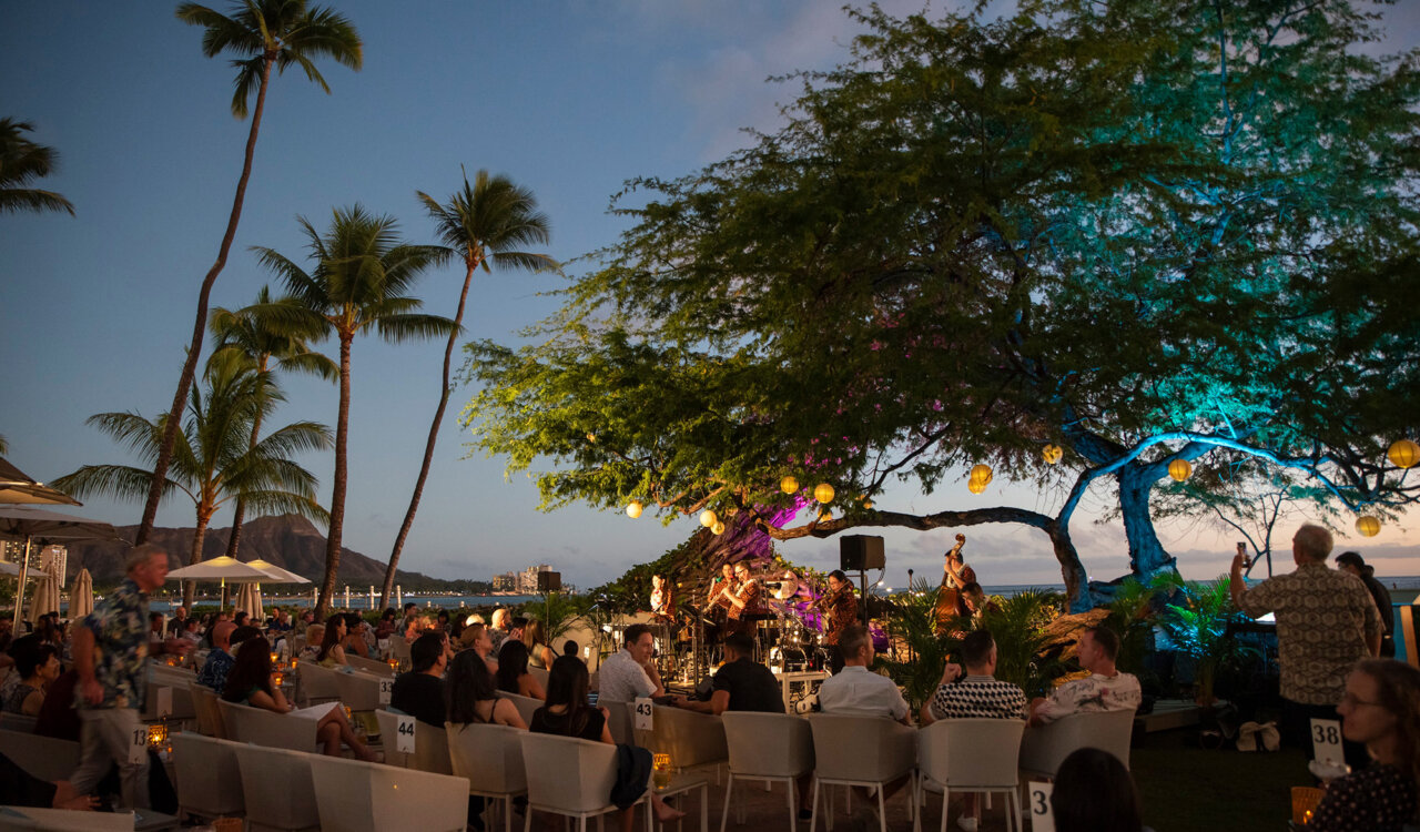 Luxury Waikiki Oceanfront Accommodations | Halekulani Hotel